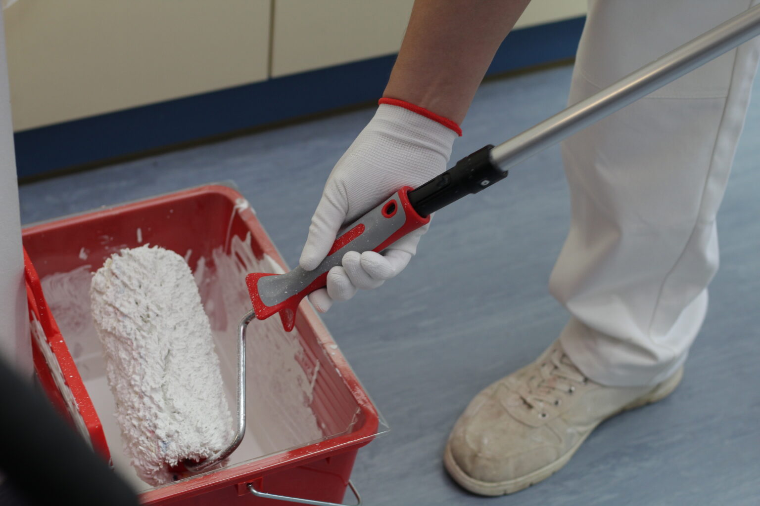 Ecset és henger tisztítás-így spórolj a festési munkák után! - Schuller ...